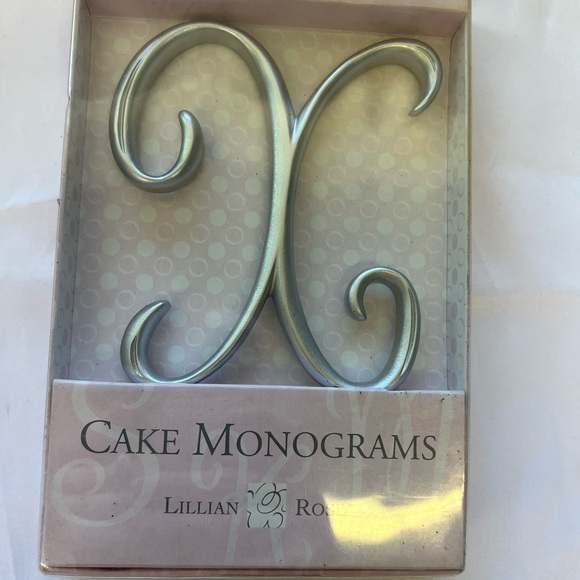 Lillian Rose | Party Supplies | Lillian Rose Silver Cake X Monogram ...